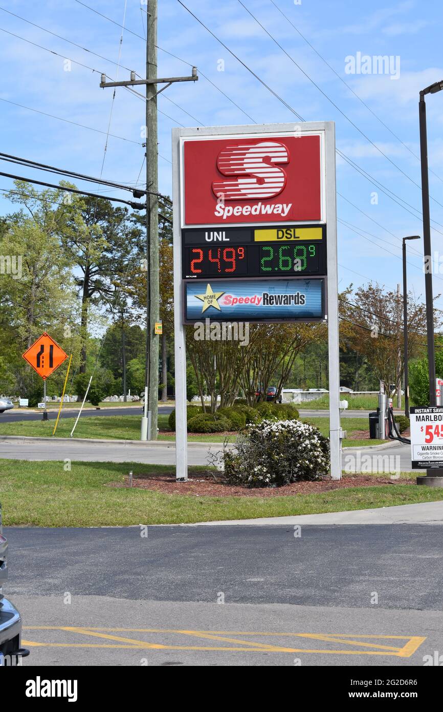 Diesel gas sign hi-res stock photography and images - Alamy