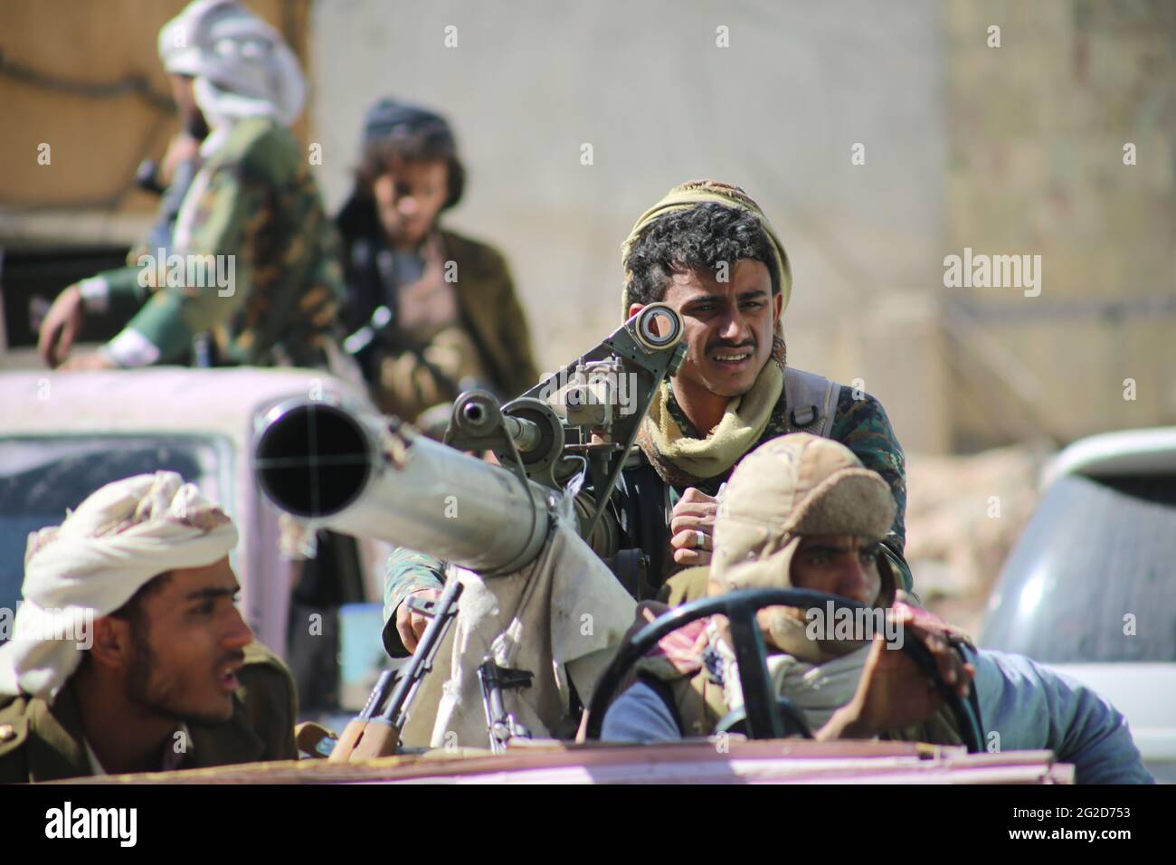 Taiz Yemen 23 Feb 2017 : Soldier fighting in the ranks of the ...