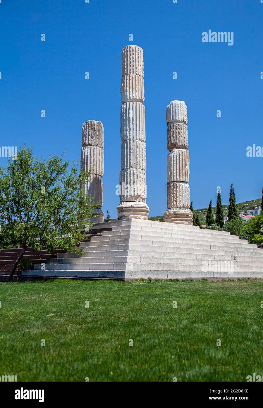 Roman temple landscapes hi-res stock photography and images - Alamy