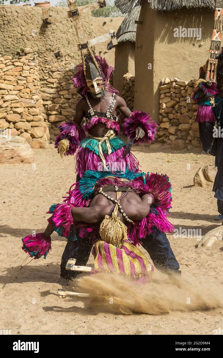 The Funeral Masquerade Dance of the Dogon, Mali Stock Photo - Alamy