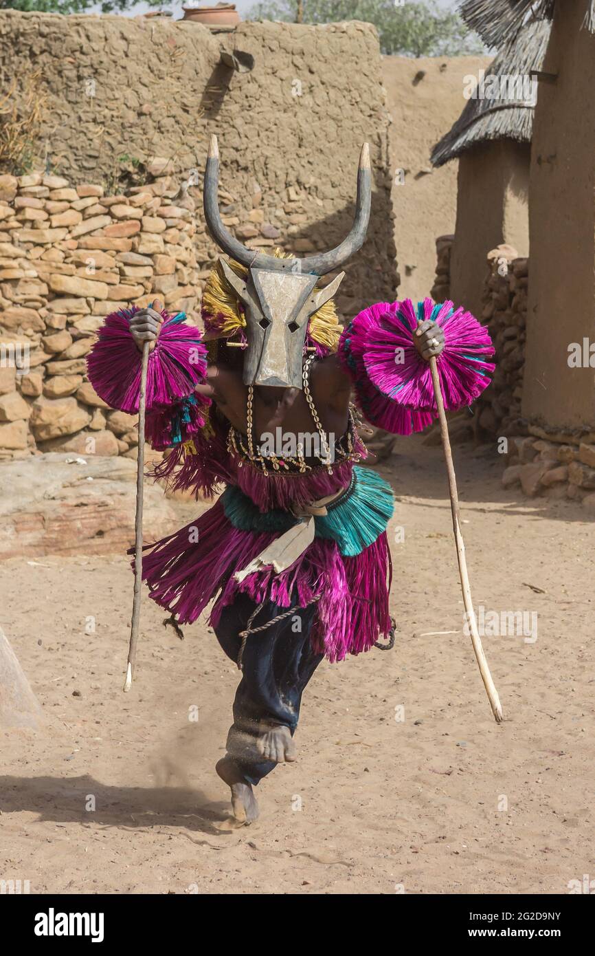 The Funeral Masquerade Dance of the Dogon, Mali Stock Photo - Alamy