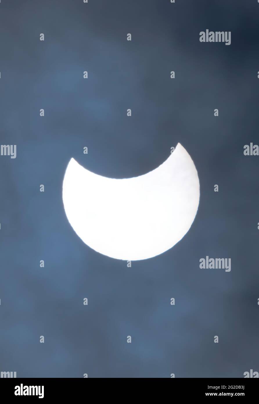 Partial solar eclipse ireland hi-res stock photography and images - Alamy