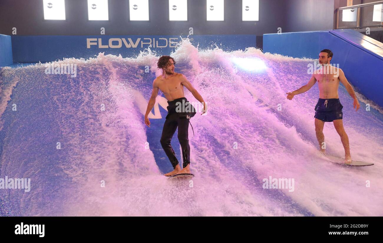 Artificial Sheet Wave High Resolution Stock Photography and Images - Alamy