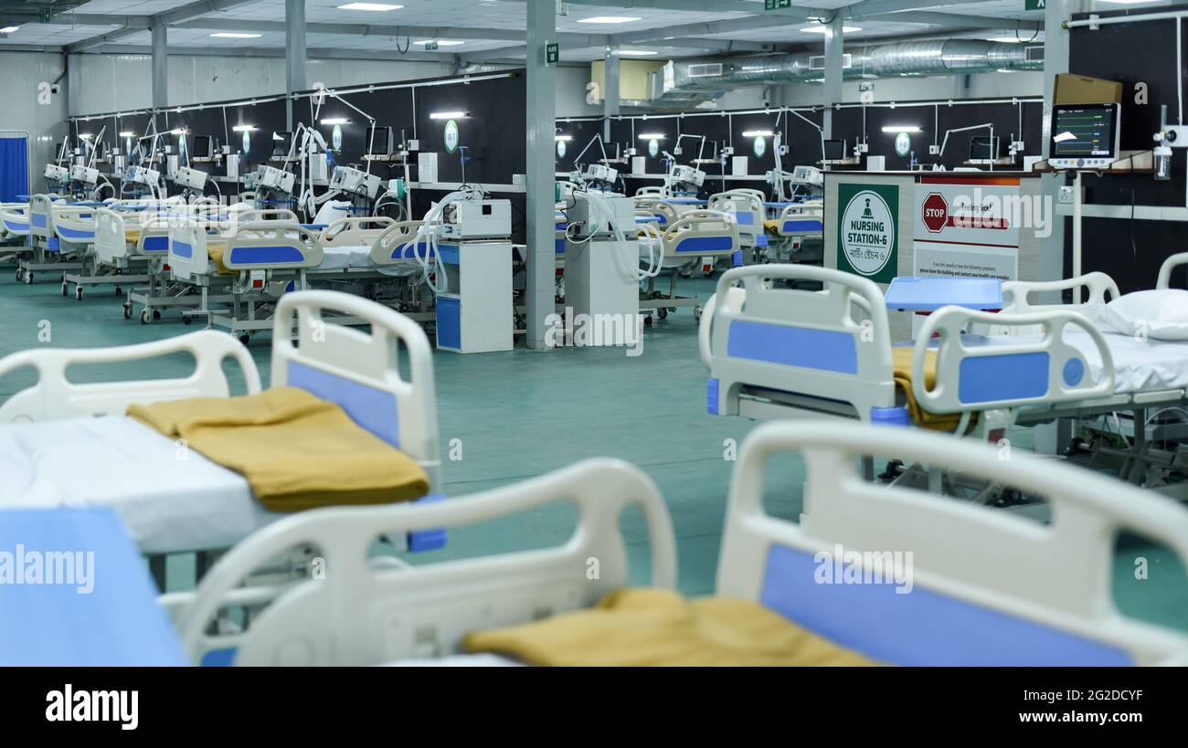 Patients india hospital bed hi-res stock photography and images - Alamy