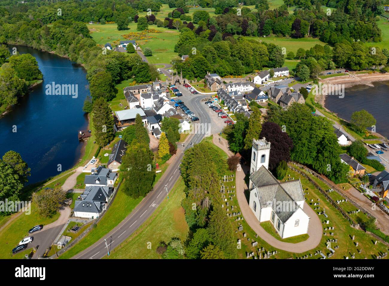Looking loch tay kenmore perthshire hi-res stock photography and images ...