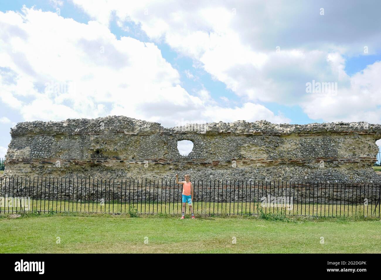 Kid looking at the roman ruins in St Albans, England Stock Photo - Alamy