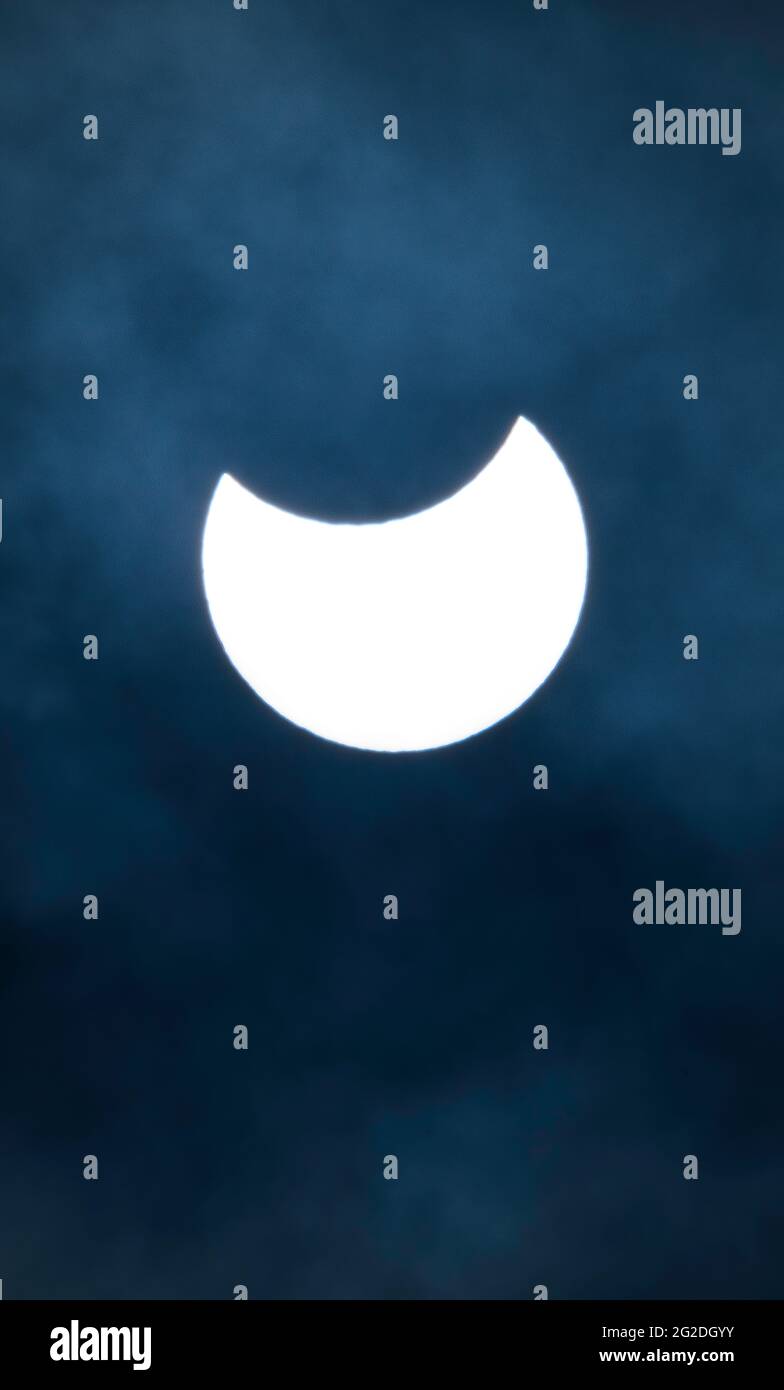Partial solar eclipse ireland hi-res stock photography and images - Alamy