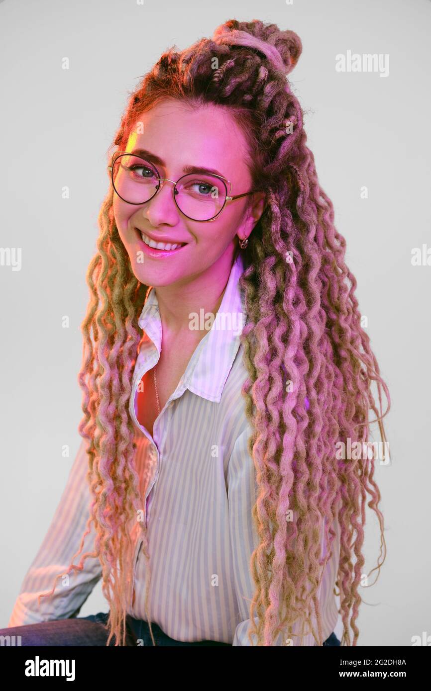 Pretty woman dreadlocks hairstyle hi-res stock photography and images ...