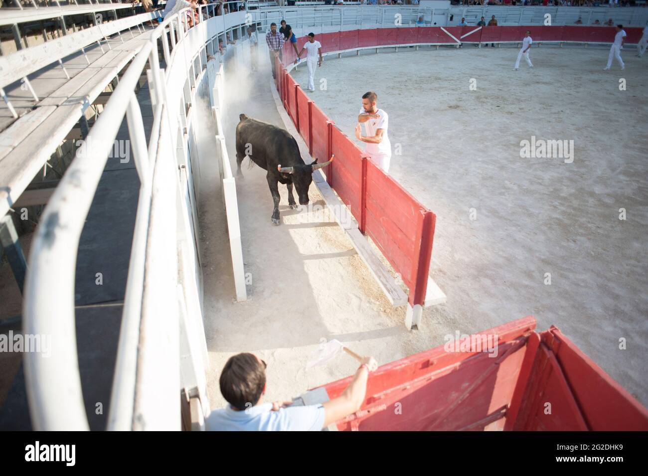 Images from the roman arena / amphitheatre in Arles of the bull ...