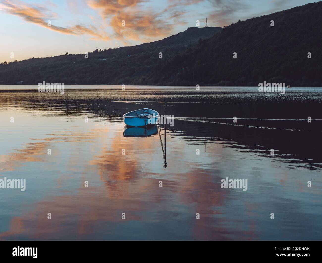 Rowing at sunset hi-res stock photography and images - Alamy