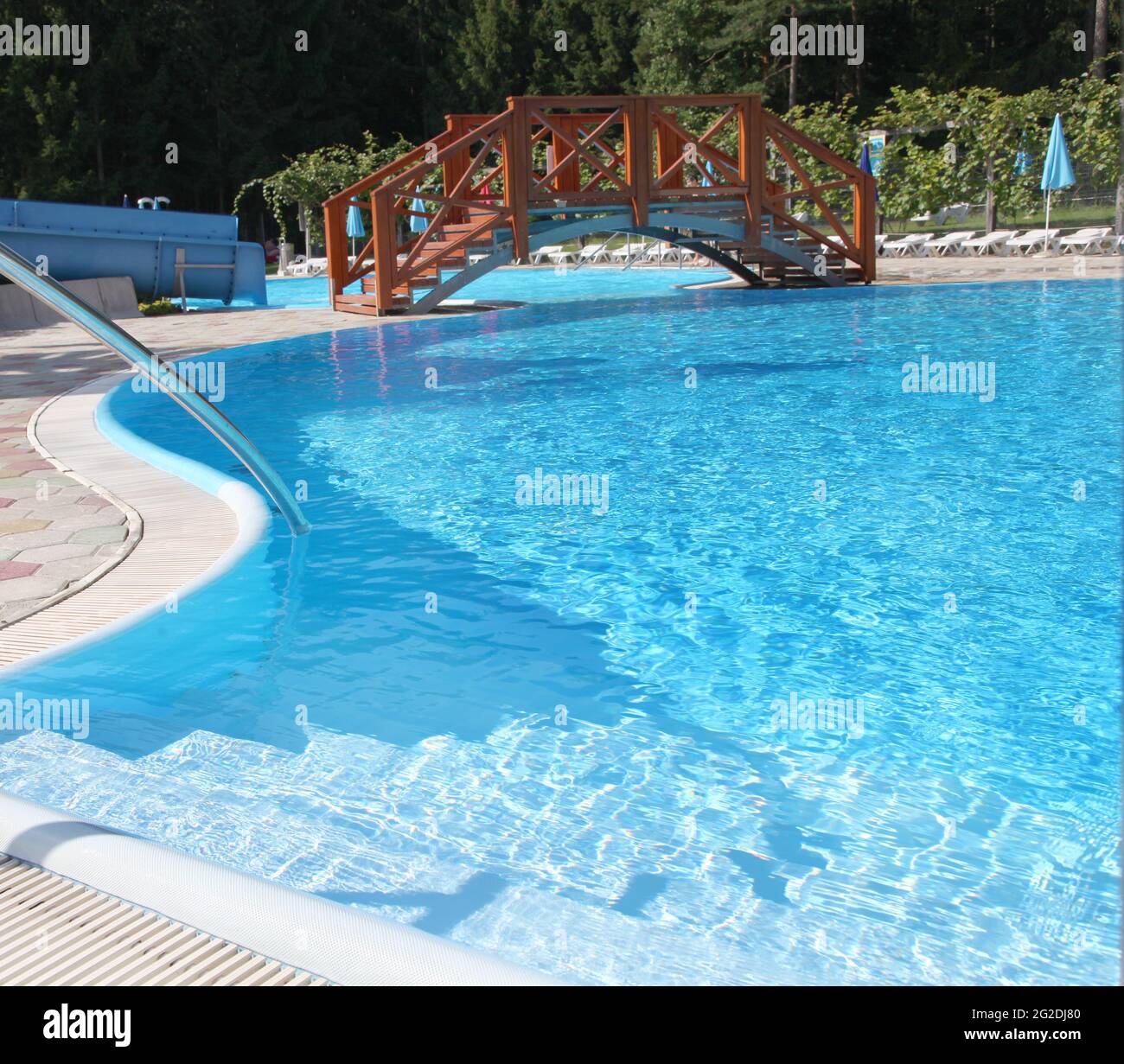Wooden bridge over swimming pool hi-res stock photography and images ...