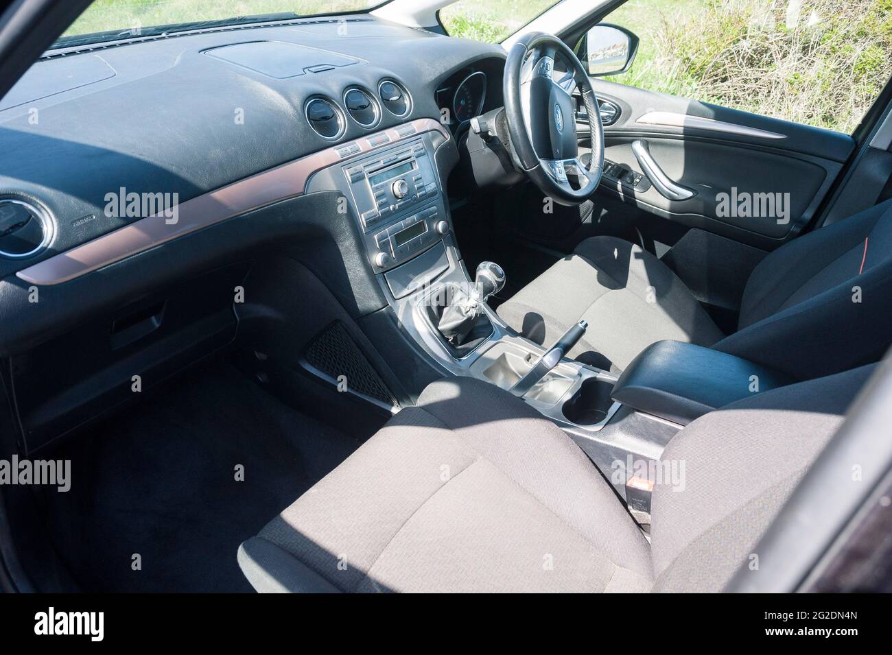Detail shots of a 2007 black Ford S Max family MPV car Stock Photo - Alamy