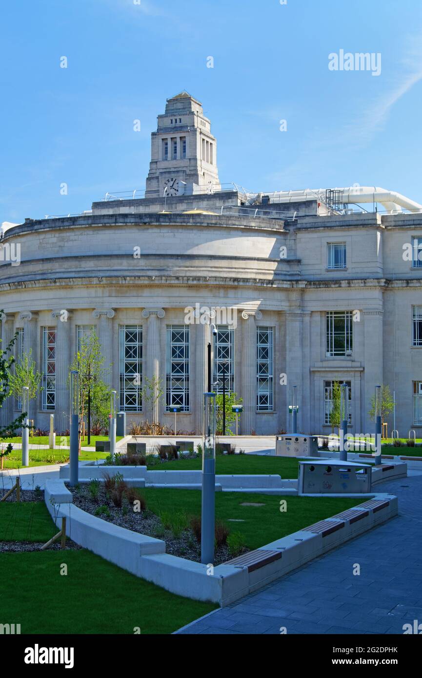 UK, West Yorkshire, Leeds, University of Leeds, Parkinson Building ...