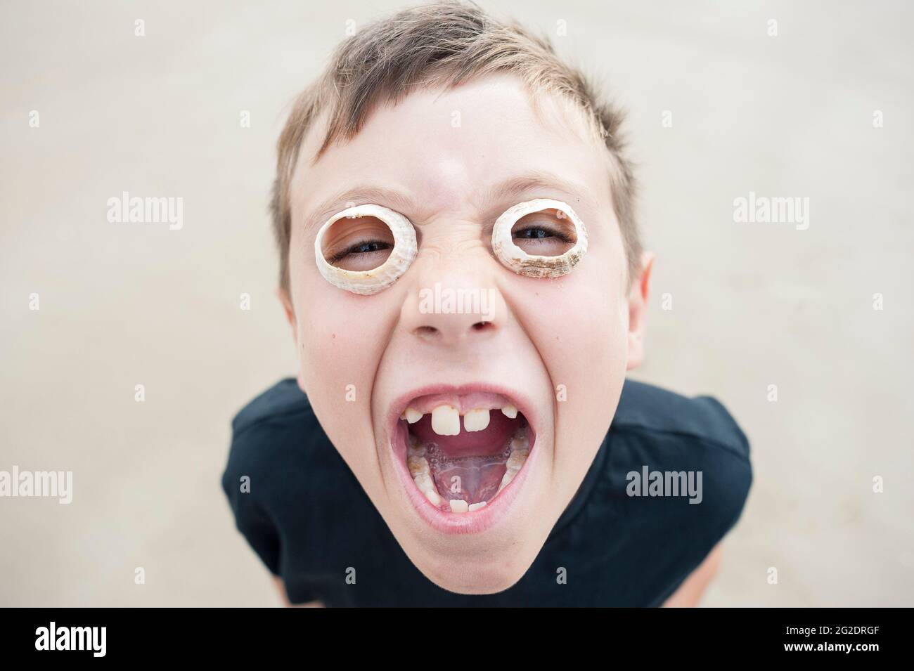 Big goofy teeth hi-res stock photography and images - Alamy