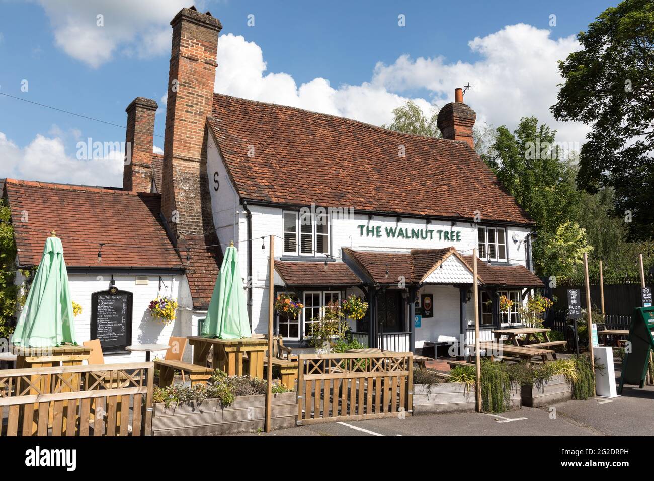 The Walnut Tree Pub Cookham Berkshire UK Stock Photo - Alamy