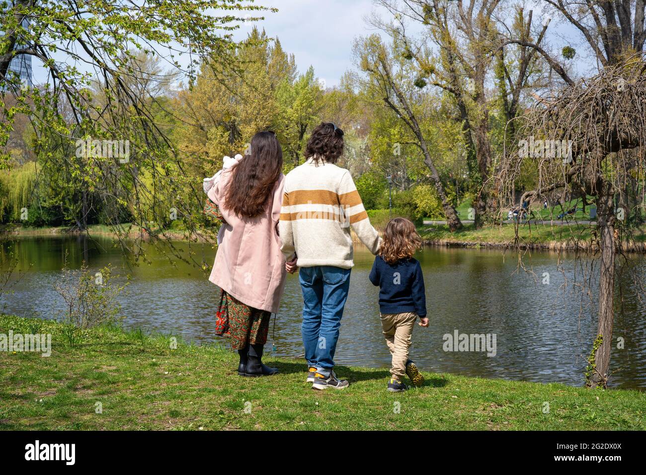 Woman with back turned to camera hi-res stock photography and images ...