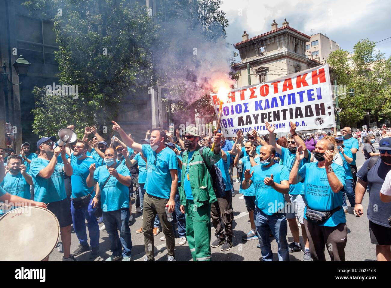 Strike workers hi-res stock photography and images - Alamy