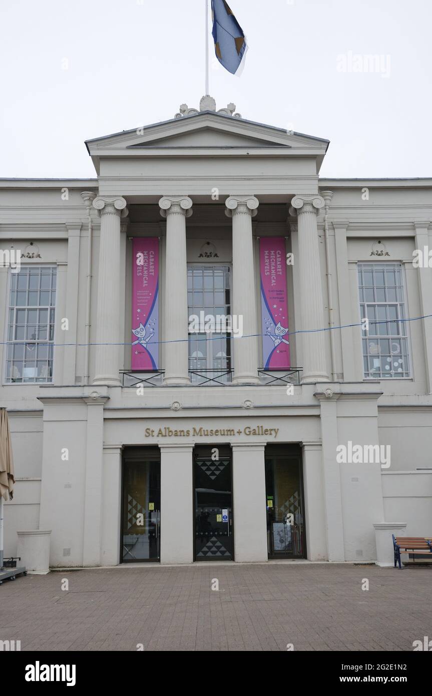 St albans town hall hi-res stock photography and images - Alamy