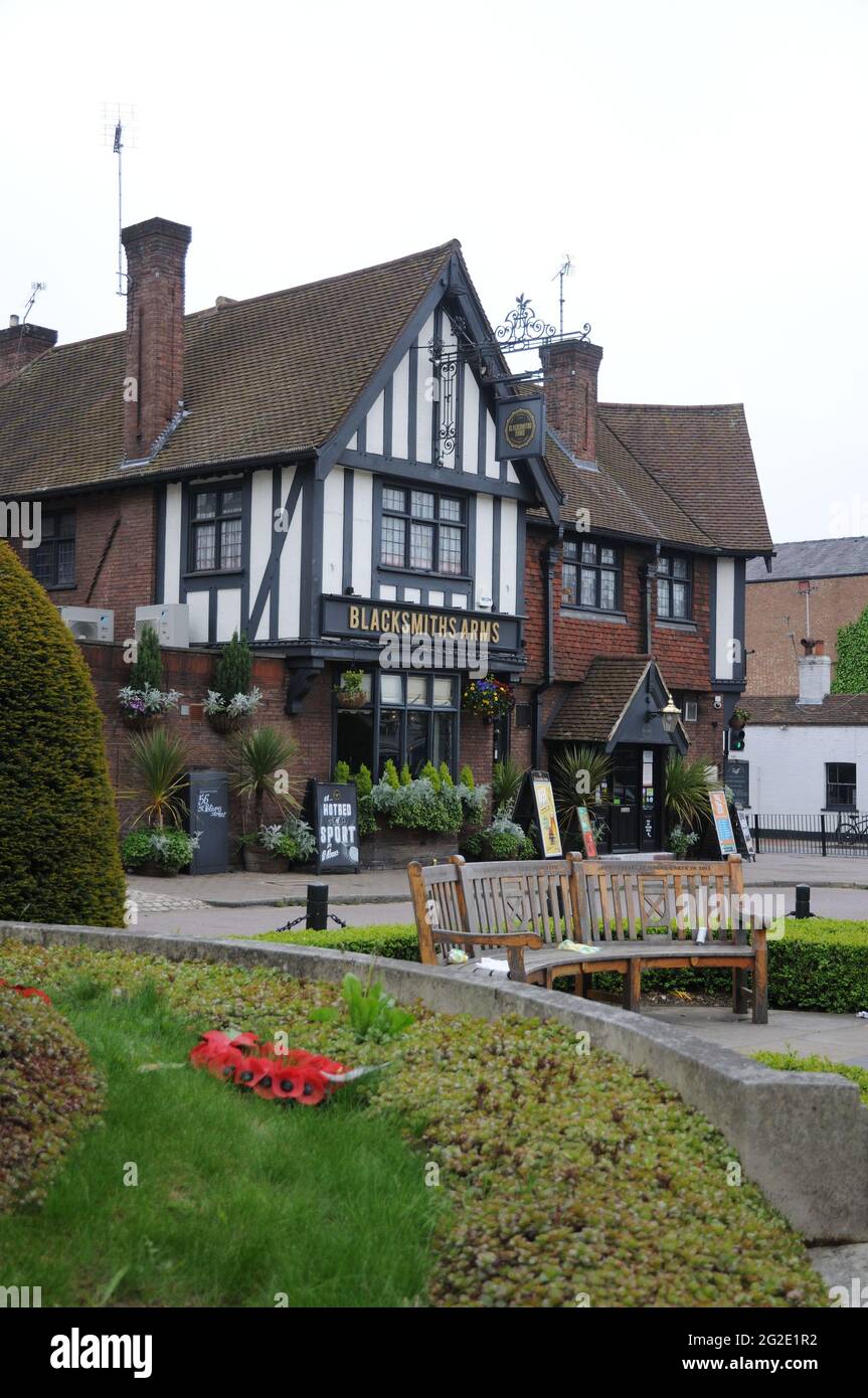 The blacksmiths arms hi-res stock photography and images - Alamy