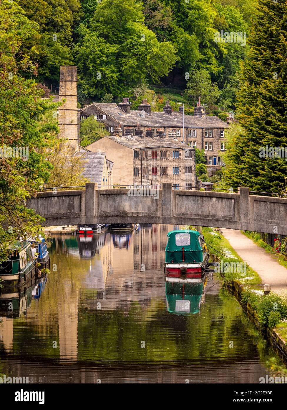 Waterway hebden bridge hi-res stock photography and images - Alamy
