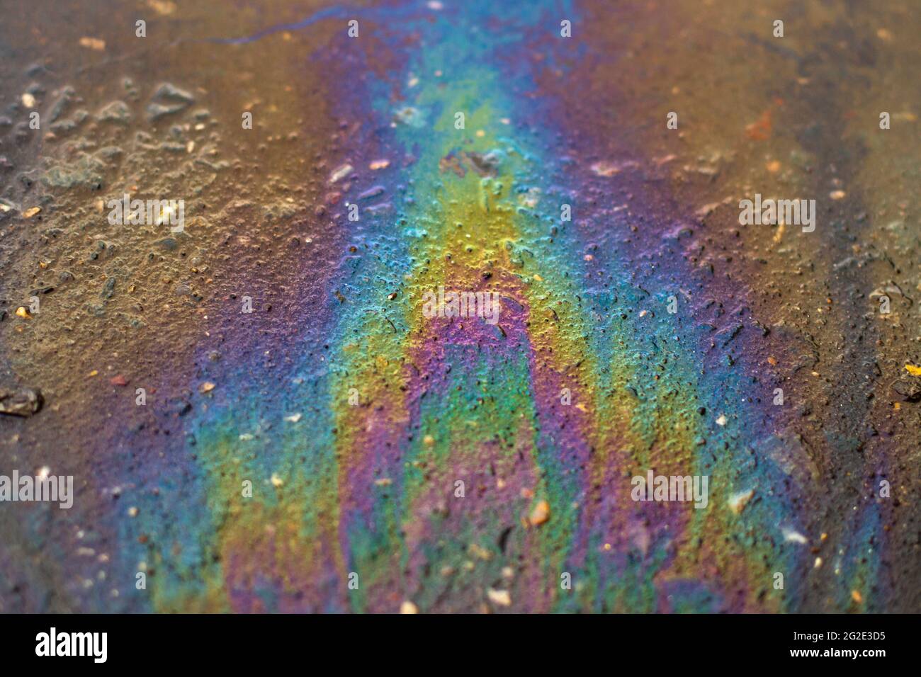 Car leaking fluid hi-res stock photography and images - Alamy