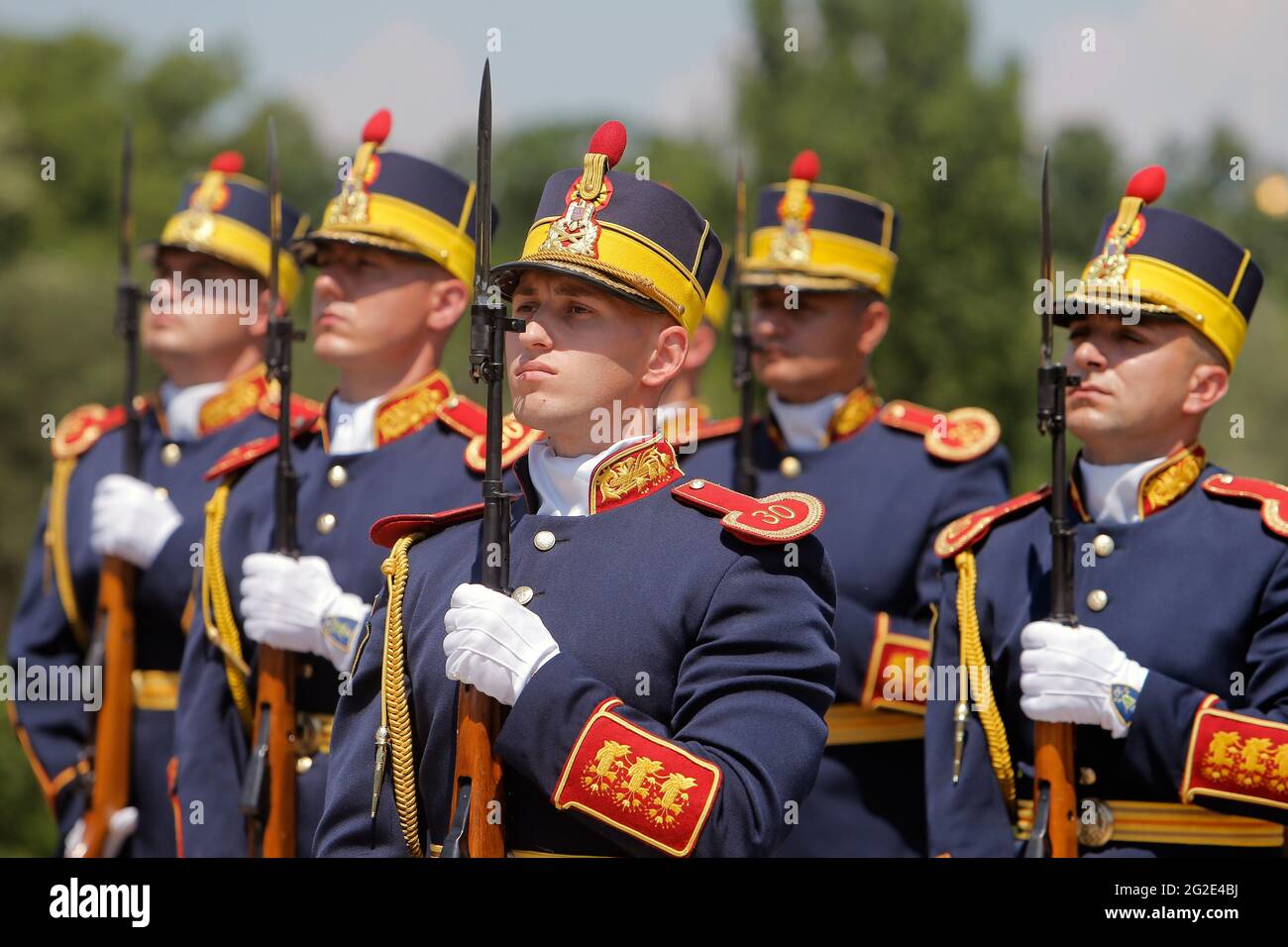 Honour guards hi-res stock photography and images - Alamy