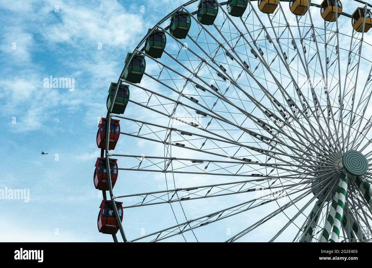 Small ferris wheel fun fair hi-res stock photography and images - Alamy