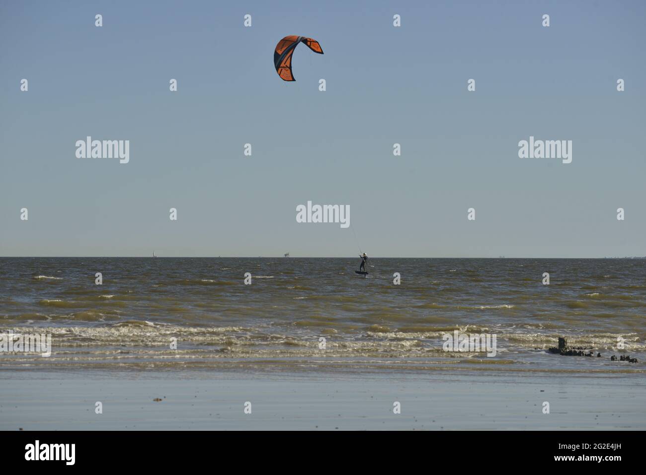 Kite surfing or kitebording in the ocean surf Stock Photo - Alamy