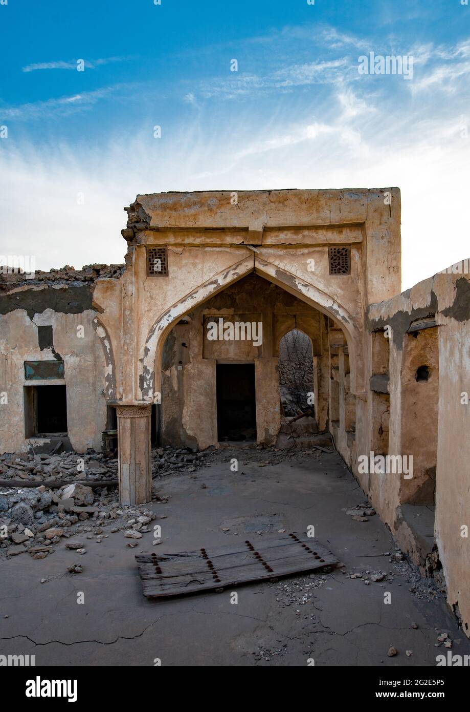 A picture showing the traditional construction of the houses of Qatif ...