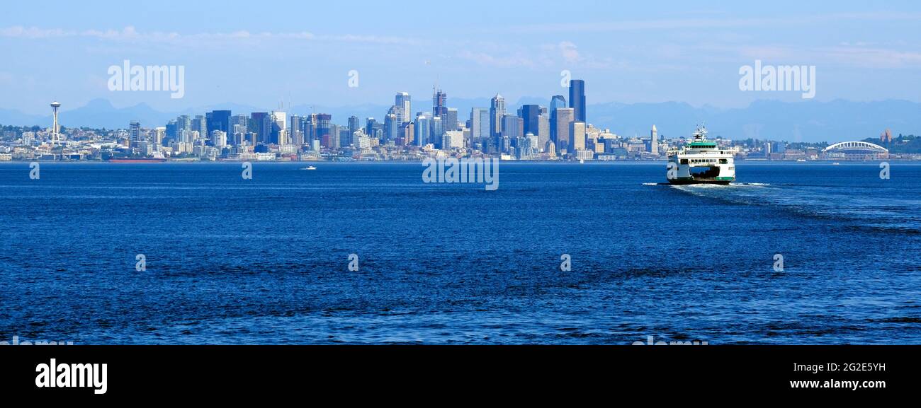 WASHINGTON STATE FERRY EN ROUTE TO SEATTLE, WASHINGTON Stock Photo - Alamy