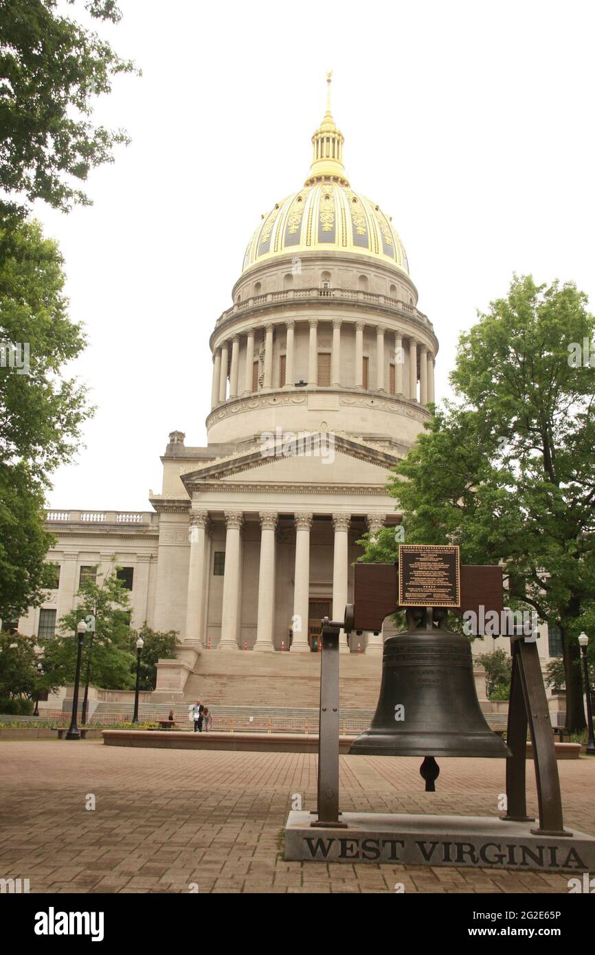 Charleston, west virginia historic hi-res stock photography and images ...