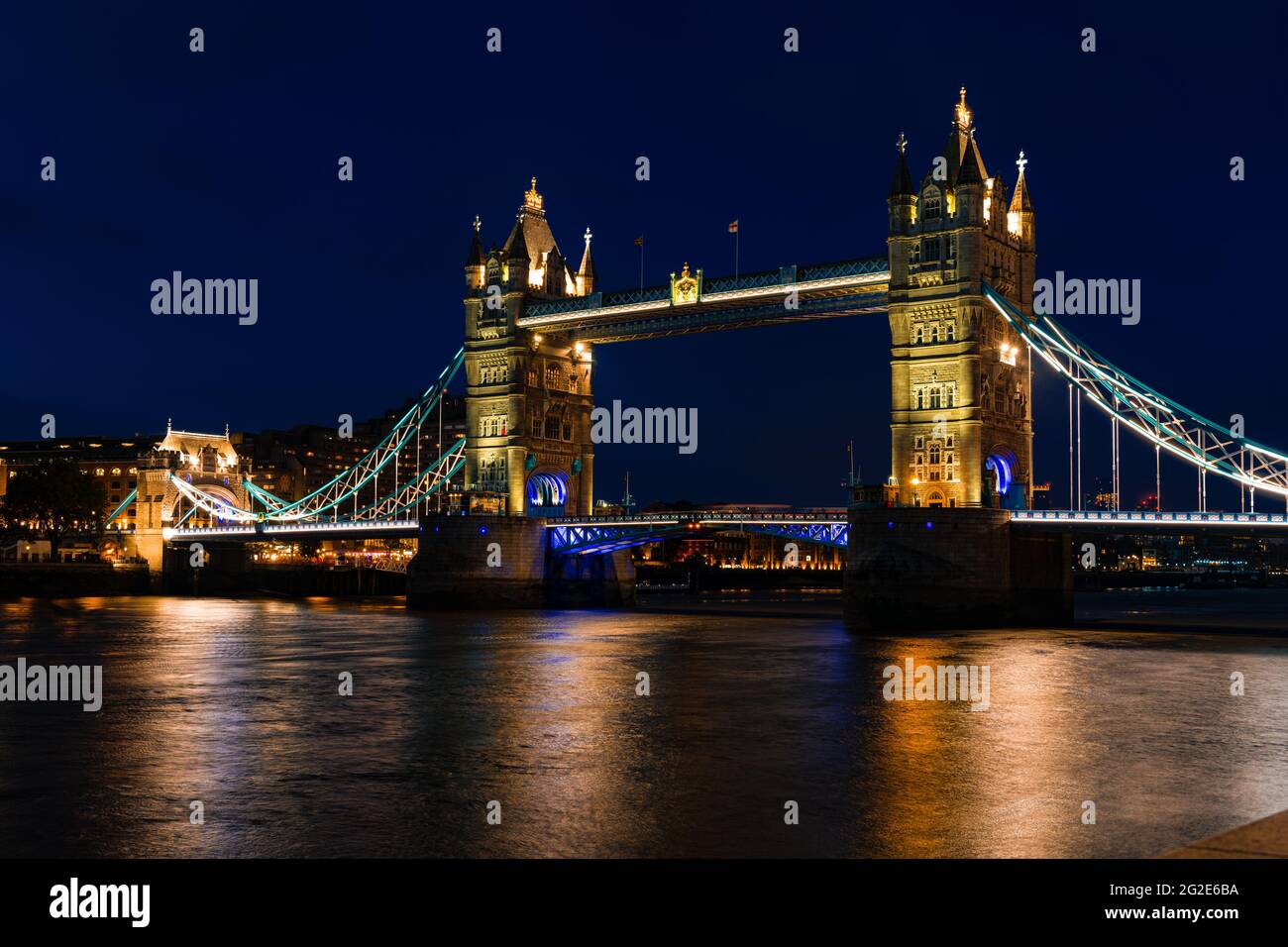 Illuminated Tower Bridge over the River Thames at Dusk Stock Photo - Alamy
