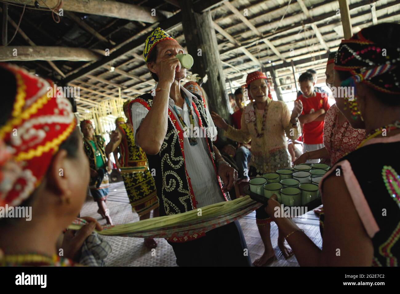 Dayak traditional chief hi-res stock photography and images - Alamy