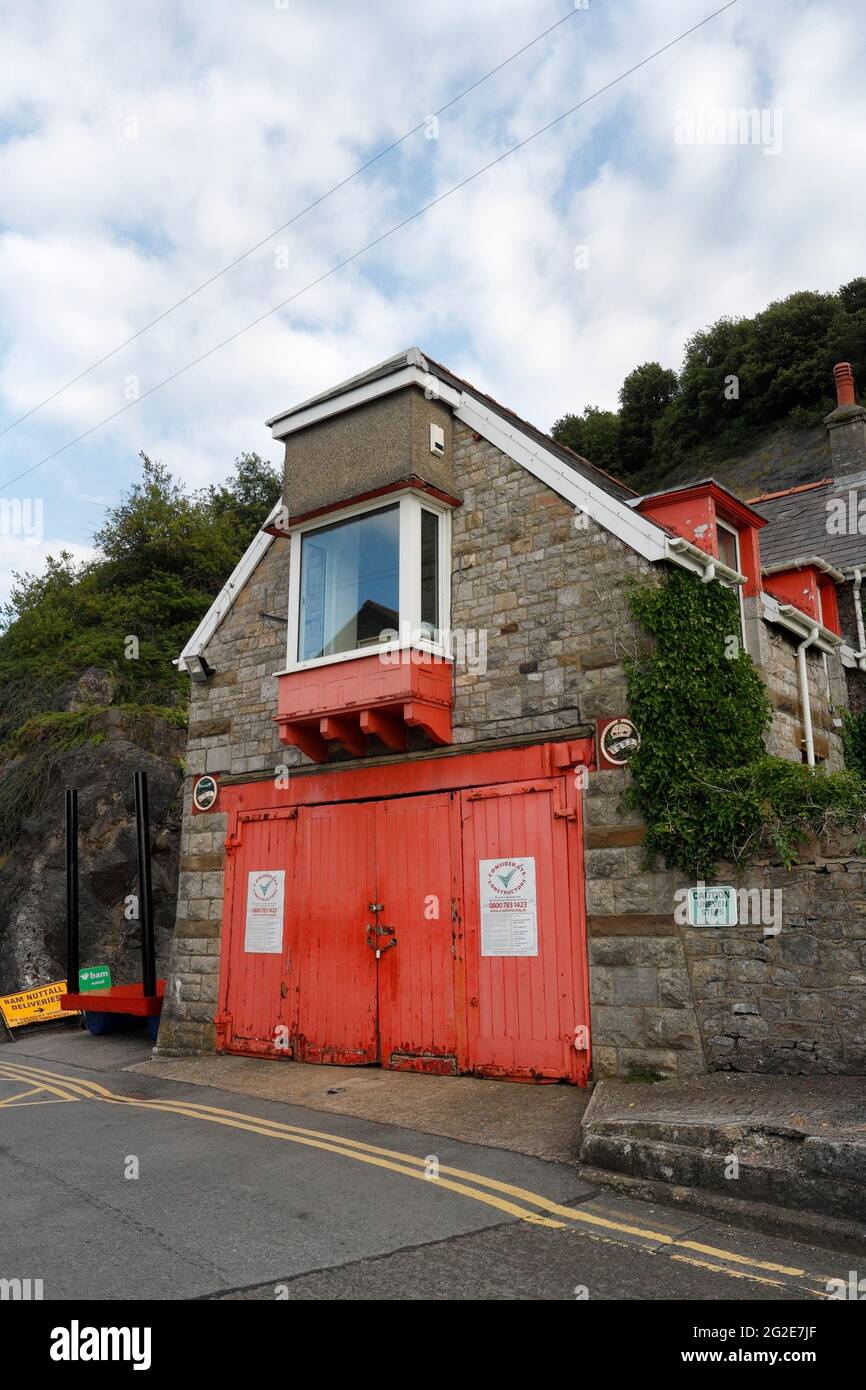 Rnli mumbles lifeboat station hi-res stock photography and images - Alamy