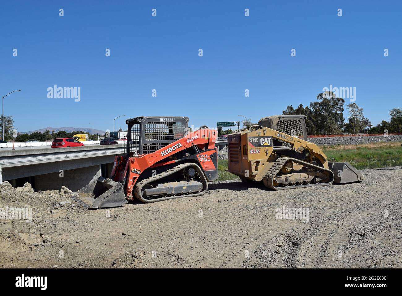 road work tractors along the 880 freeway in California in 2021 Stock ...