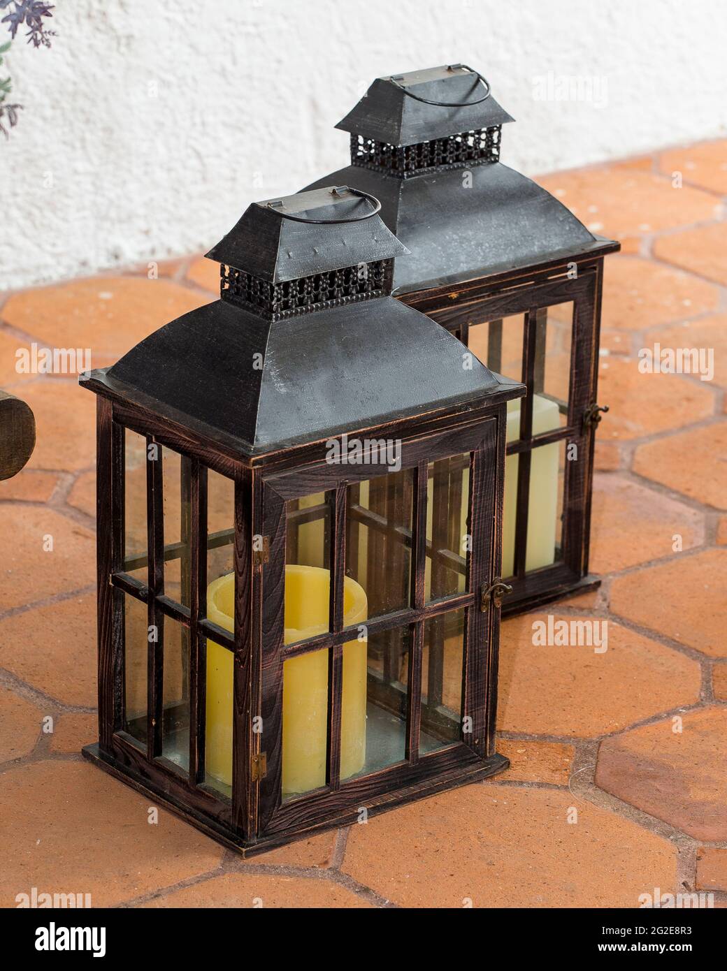 Decorative lanterns hi-res stock photography and images - Alamy