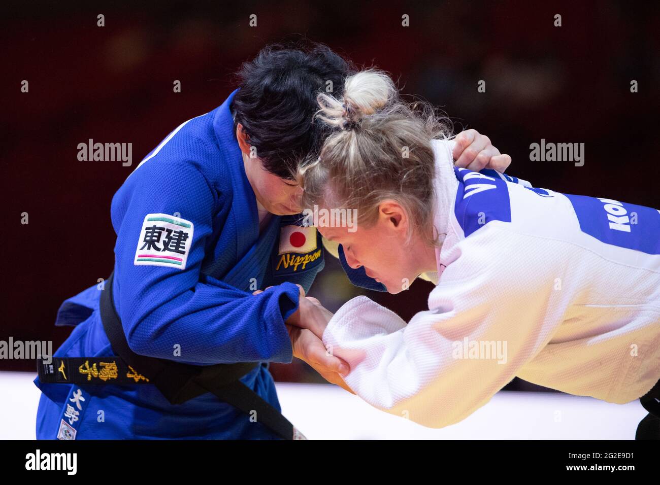 Japan's Yoko Ono, blue, women -70 kg vs Nederland's Sanne Van Dijke ...