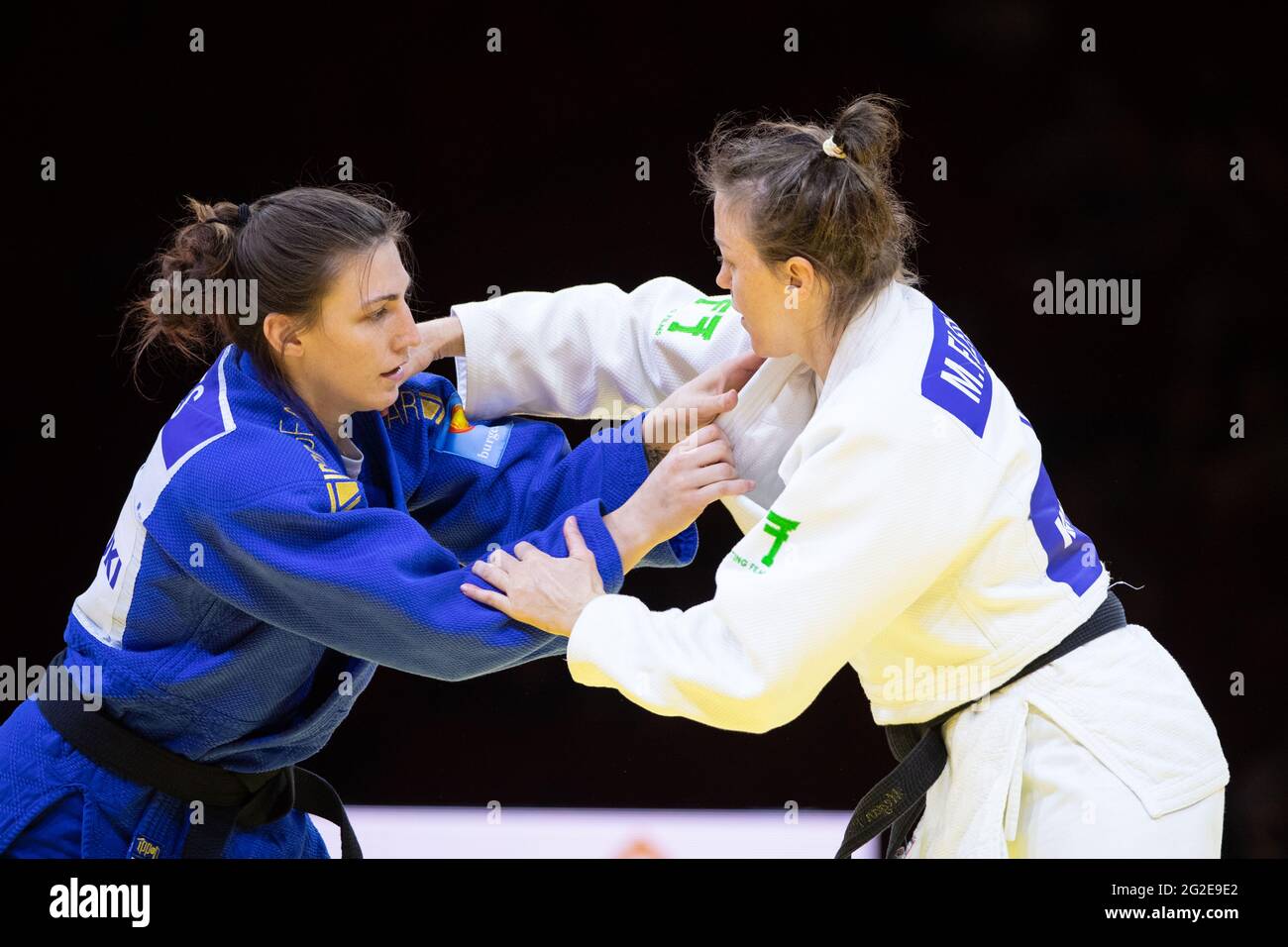 Woman 70 kg hi-res stock photography and images - Alamy