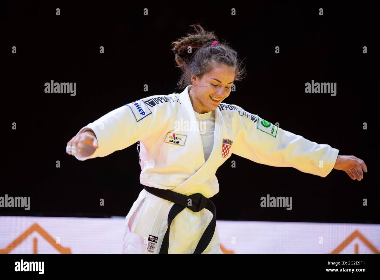 Woman 70 kg hi-res stock photography and images - Alamy