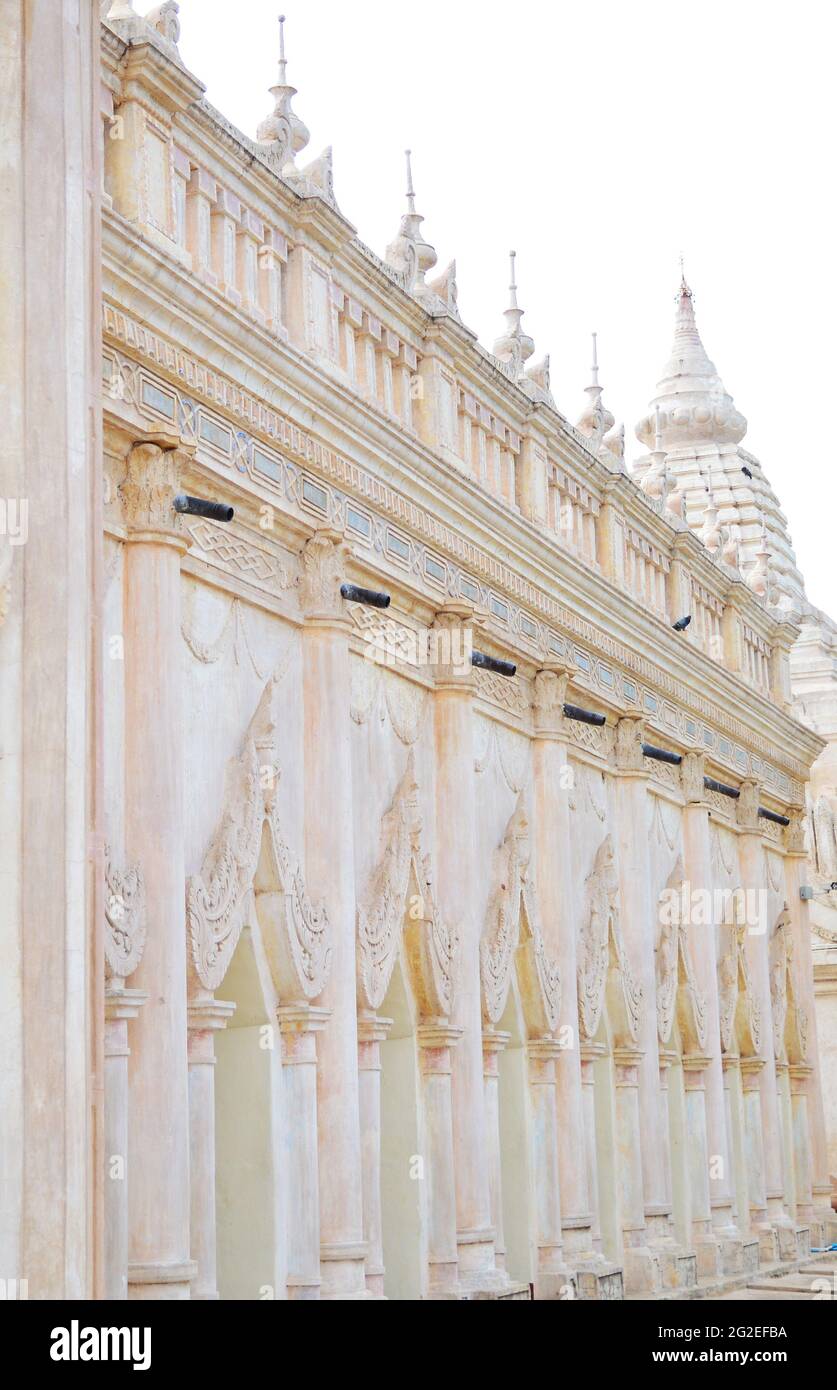 Wall craft outside the Ananda Pagoda of Bagan in Myanmar Stock Photo ...