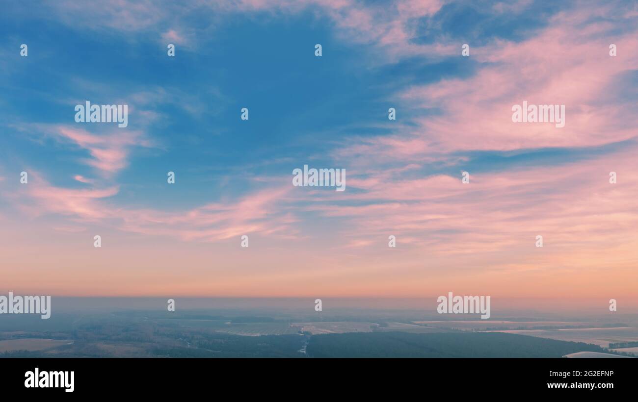 Early misty morning. Sunrise over the countryside. Rural landscape in ...