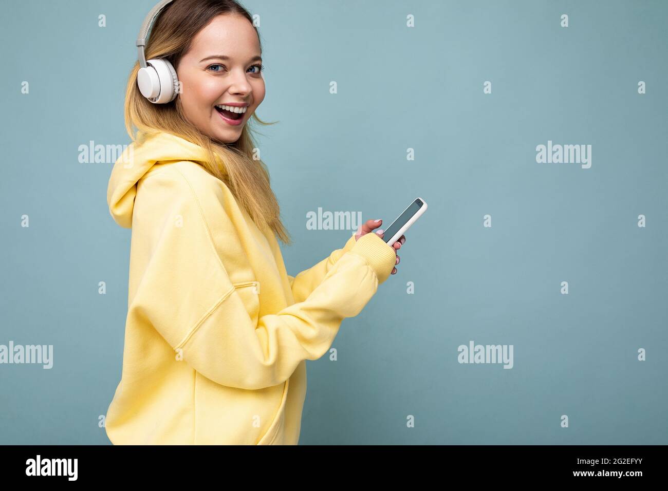 Ptofile hi-res stock photography and images - Alamy