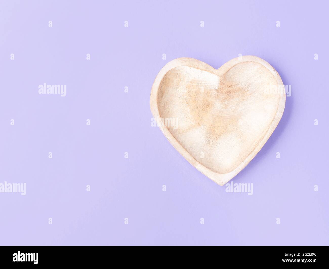 Empty heart shaped dish hi-res stock photography and images - Alamy