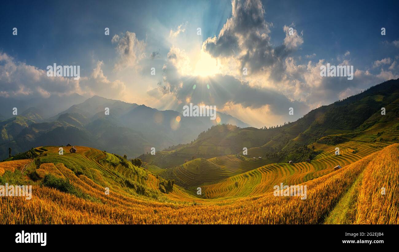 Beautiful twilight sky with cloud before sunset morning background ...