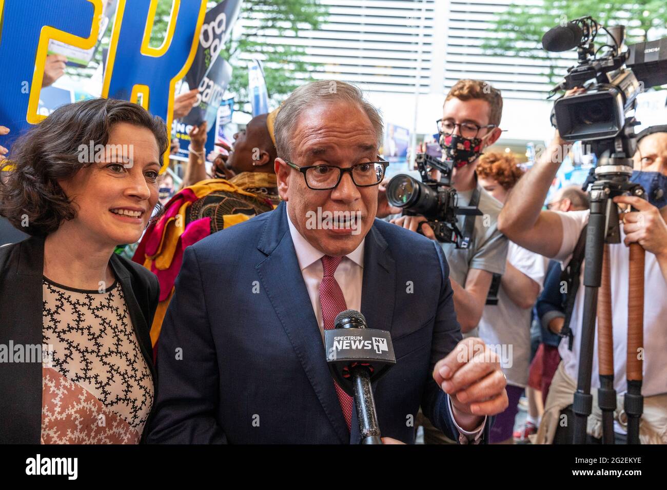 New York, NY - June 10, 2021: Mayoral candidate Scott Stringer and wife ...