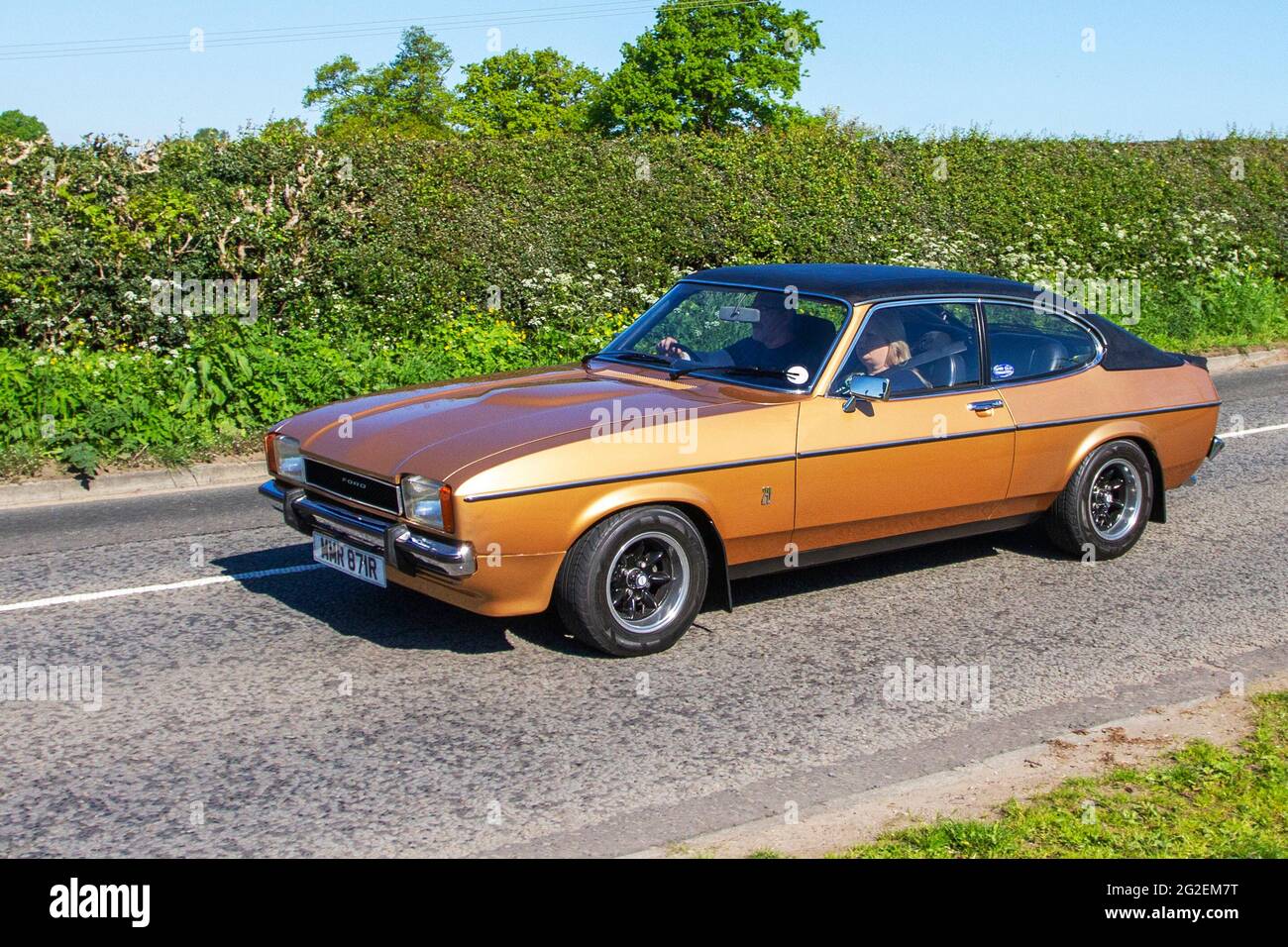 1976 70s seventies gold Ford Capri li 2000 Gl, 1993 cc petrol 2dr coupe ...