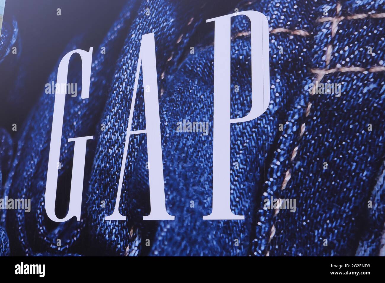 SIGN OF GAP JEANS Stock Photo - Alamy