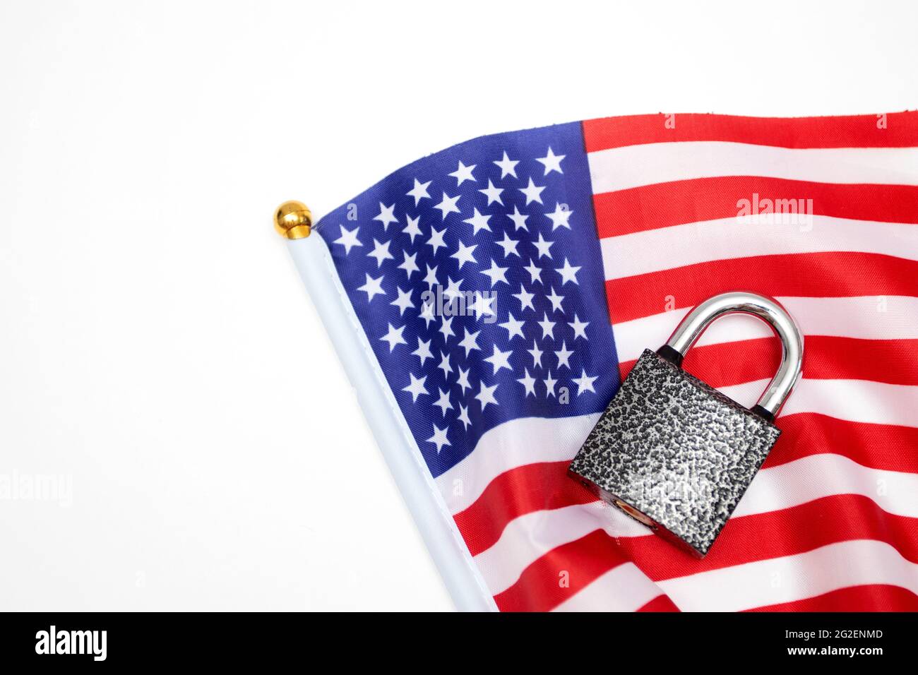 Padlock and US flag. The political concept of closed borders. USA ...