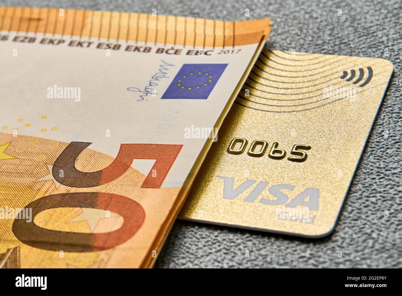 Hologram credit card mastercard hi-res stock photography and images - Alamy