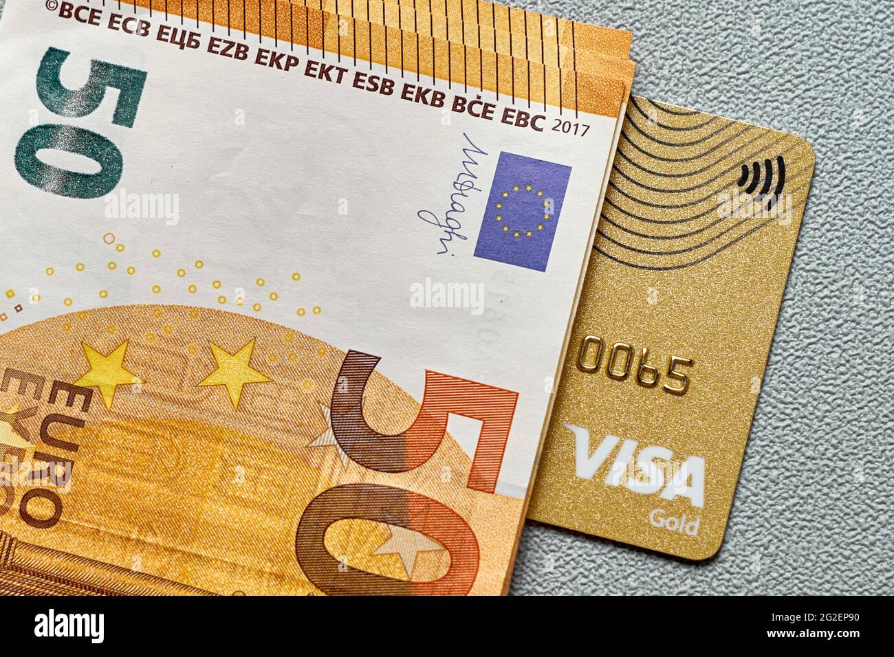 Hologram credit card mastercard hi-res stock photography and images - Alamy